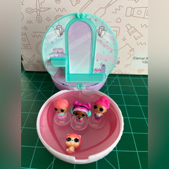 L.O.L. Surprise! | Toys | Lol Surprise Mini Winter Family Ice Sk8ter ...